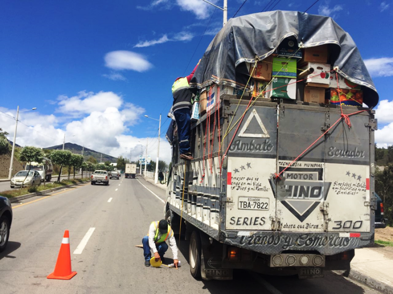 Controles Semanales A Vehículos De Carga Pesada Se Realizan En